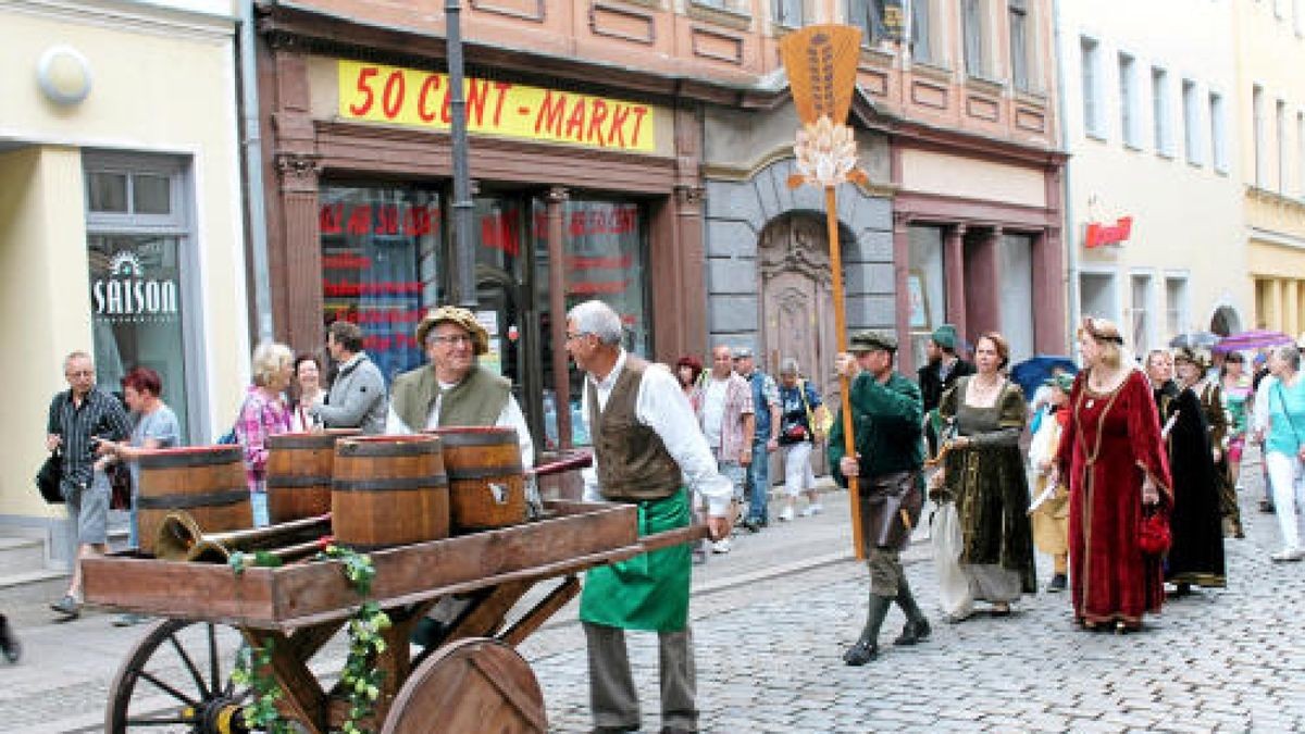 Erster Bierzug durch Gera