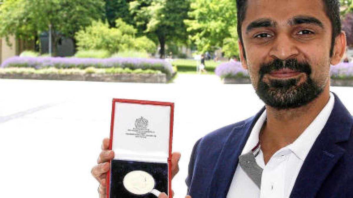 Erfurter Student von Queen Elisabeth II. ausgezeichnet