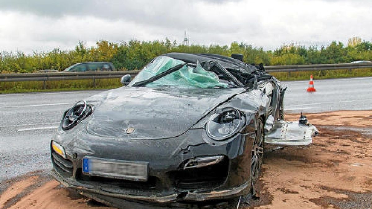 Unfall mit mehreren Fahrzeugen auf der A4