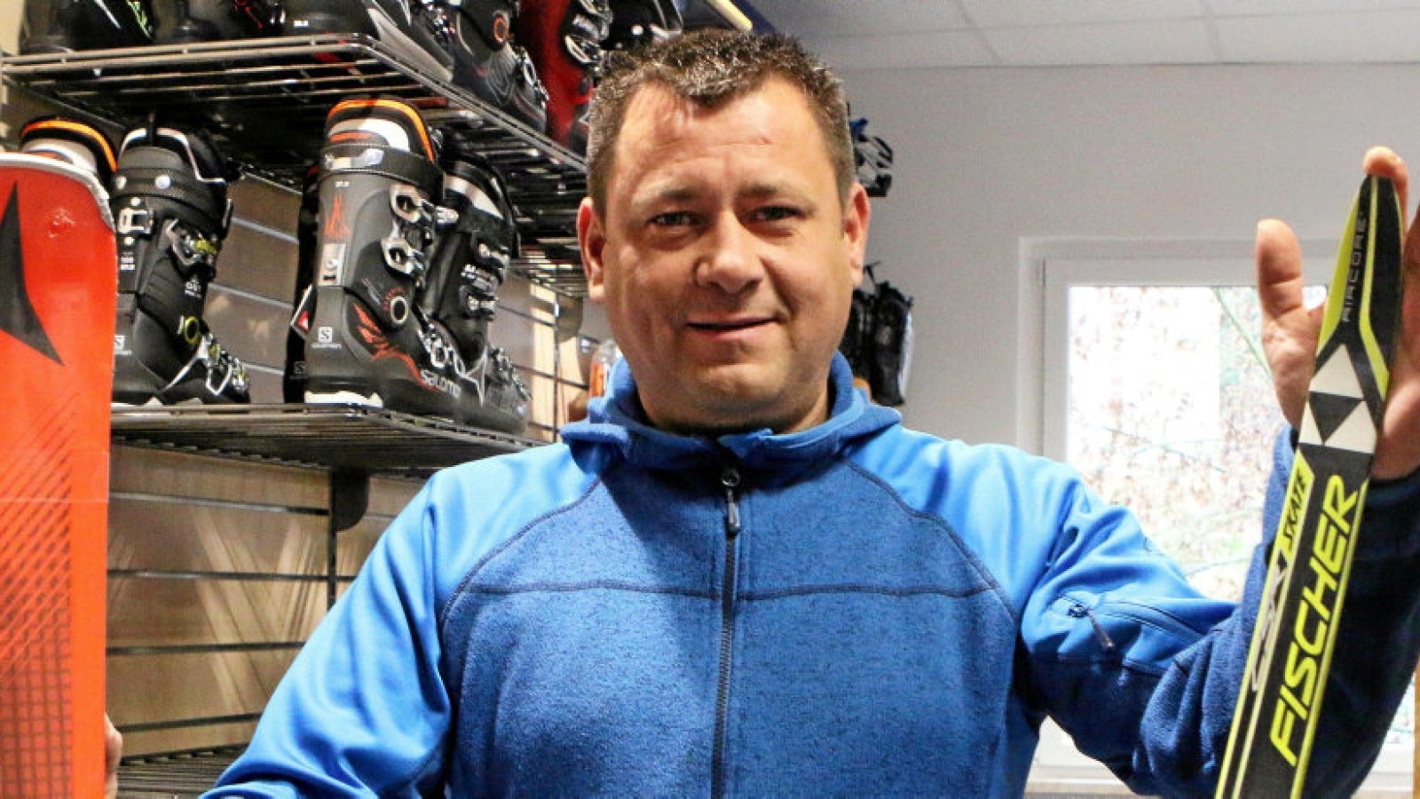 Skisport-Ausrüster Martin Sievers aus Bad Lobenstein hofft auf eine ...