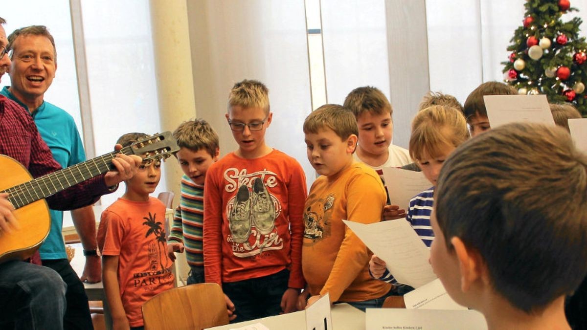 Geraer Grundschüler spenden wieder Päckchen für Weihnachtsfreude