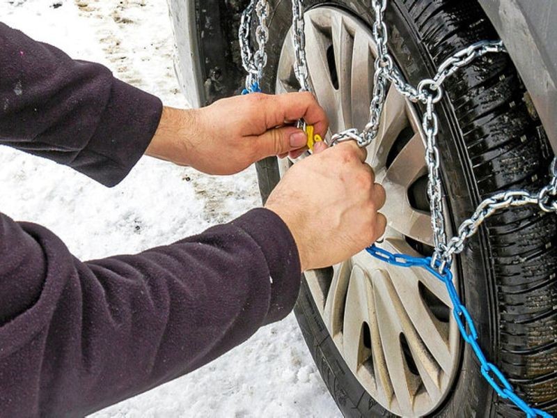 Das Auto in Ketten legen