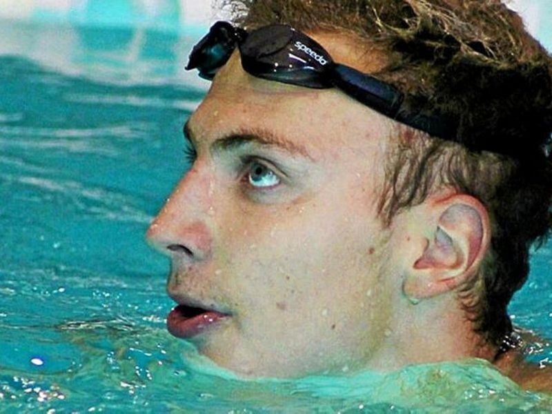 Tobias Feigl schwimmt zu Gold bei Conference