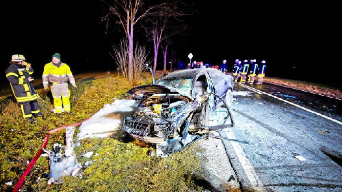 Schwerer Verkehrsunfall auf der B247