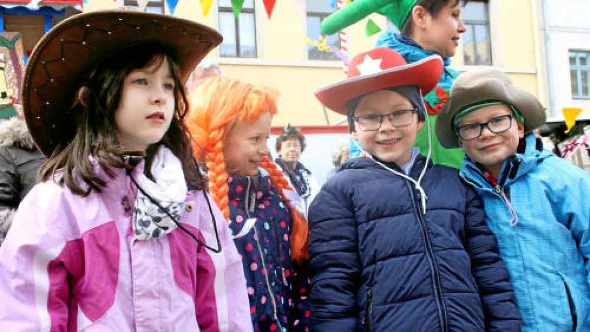 Rosenmontagsfeier auf dem Kahlaer Markt