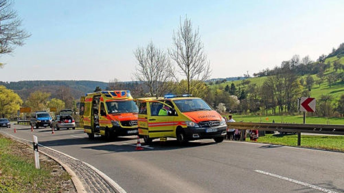 Schwerer Unfall auf B85 bei Teichel