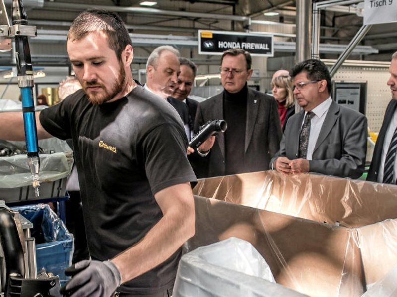Contitech erweitert Produktion und macht Berufsleben erlebbar