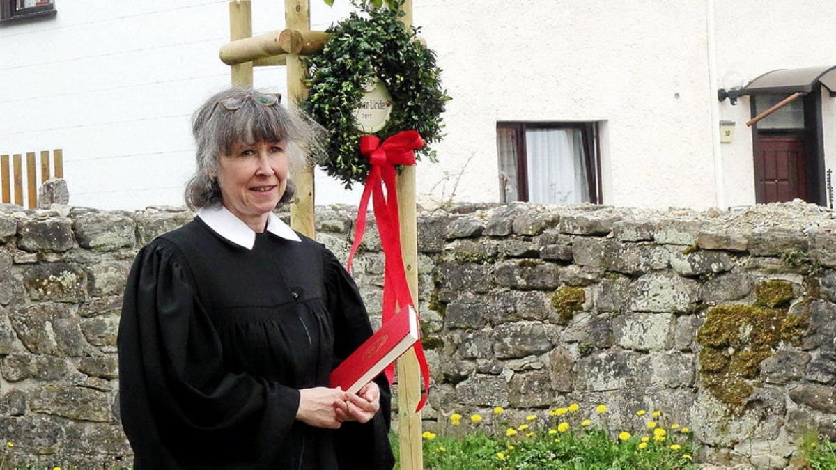 Lutherlinde in Heydas Kirchgarten als Symbol für Hoffnung gepflanzt