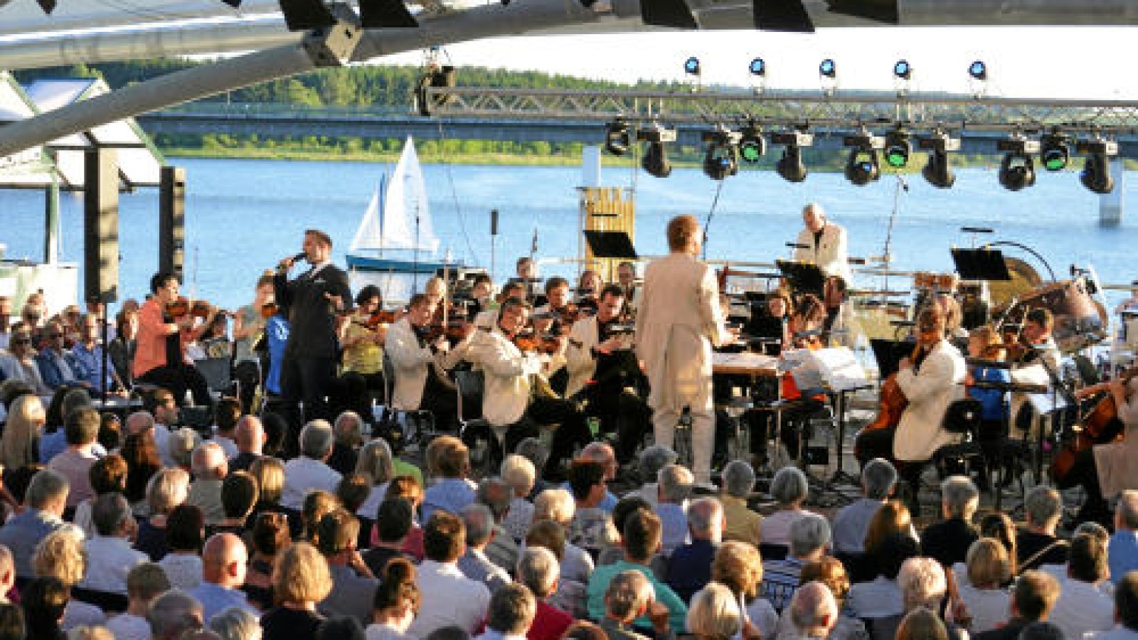 Eröffnung der Seestern Panorama-Bühne am Zeulenrodaer Meer mit 1000 Gästen