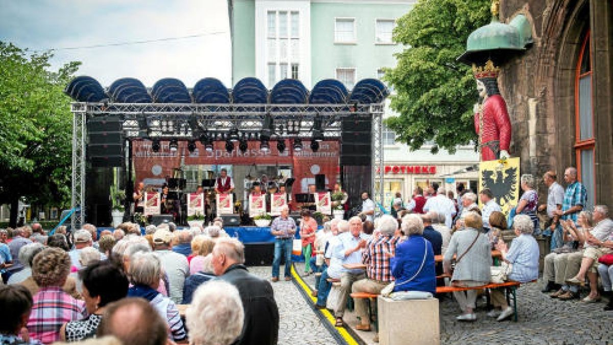 Richtige Schausteller heiraten im Winter: Einblick in das Fahrgeschäft ...