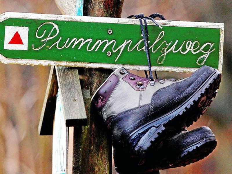 Alte Wanderschuhe zum Empfang