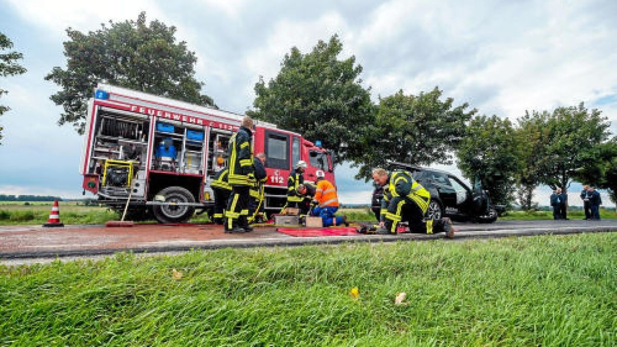 Schwerer Unfall auf B247: Zwei Rettungshubschrauber im Einsatz