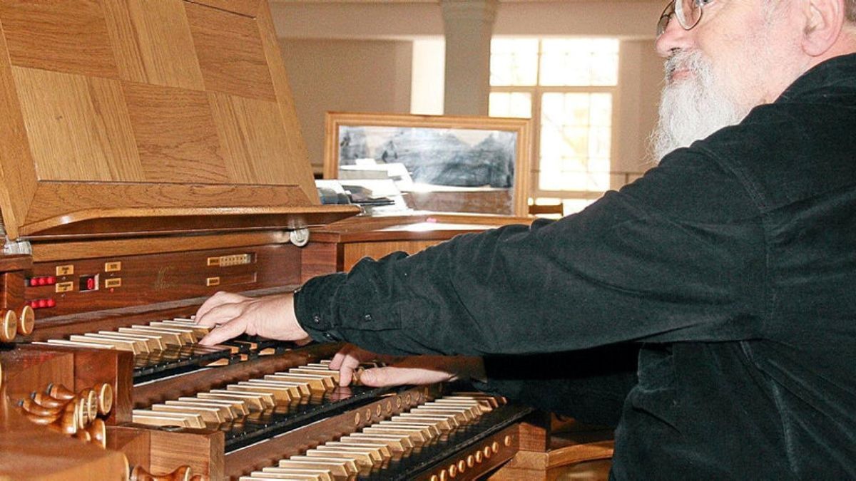 Komponist stellt Finale aus seiner Oper „Eine verbotene Liebe“ vor