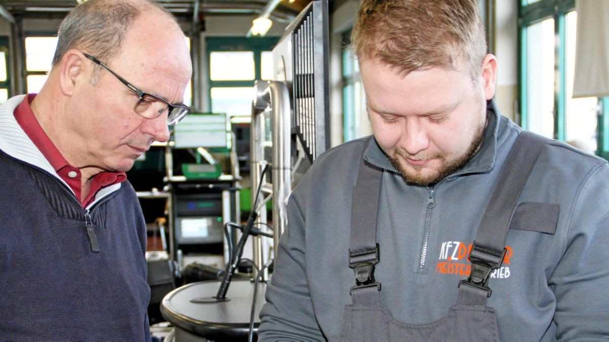 Künftige Kfz-Meister stellen sich in Gera einer Prüfung