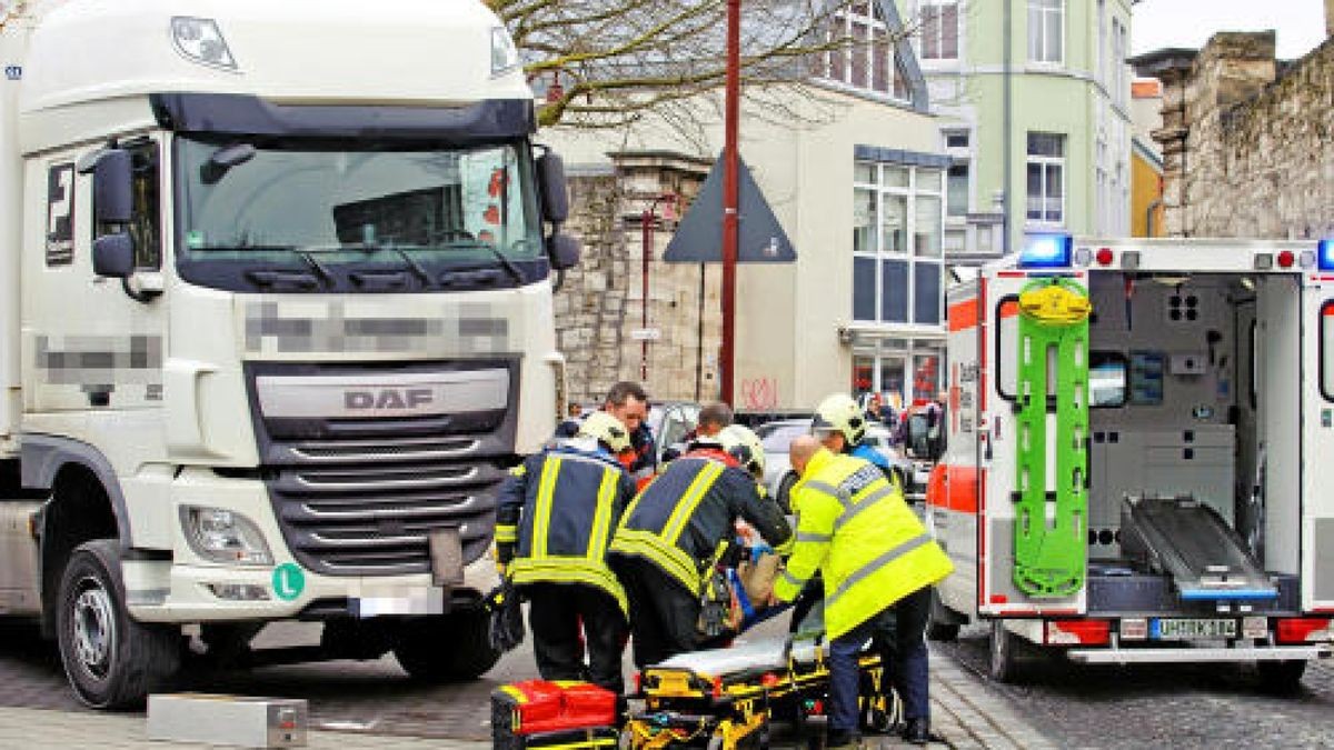 Frau in Mühlhausen von Lkw erfasst
