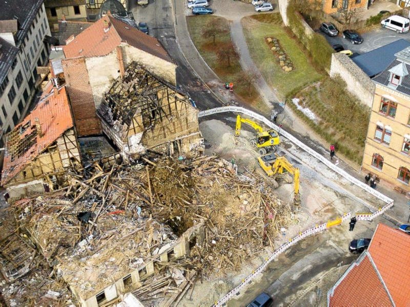 Verheerender Brand in Mühlhausen: Drohnenvideo zeigt Ausmaß der Zerstörung