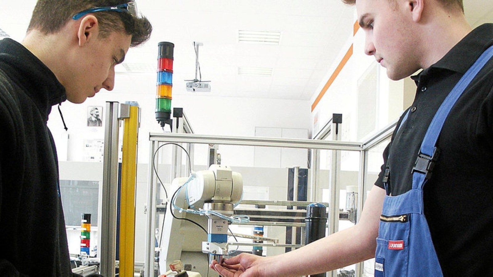 Dringend gesucht: Azubi im Handwerk und MINT-Bereich