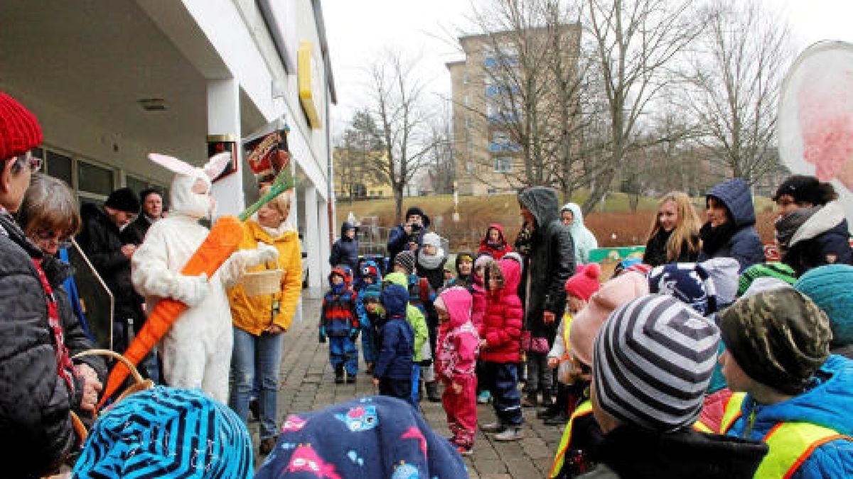 Mit dem Osterhasen durch die „Grüne Mulde“ getobt