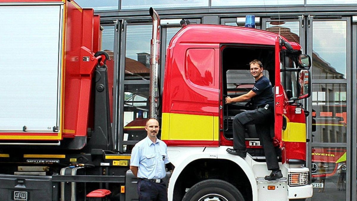 Jena: Feuerwehr macht Platz für Tausende Besucher