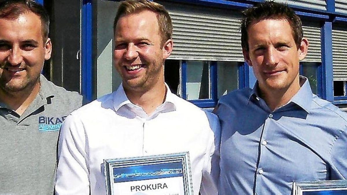 Bikar erteilt erstmals drei Mitarbeitern Prokura