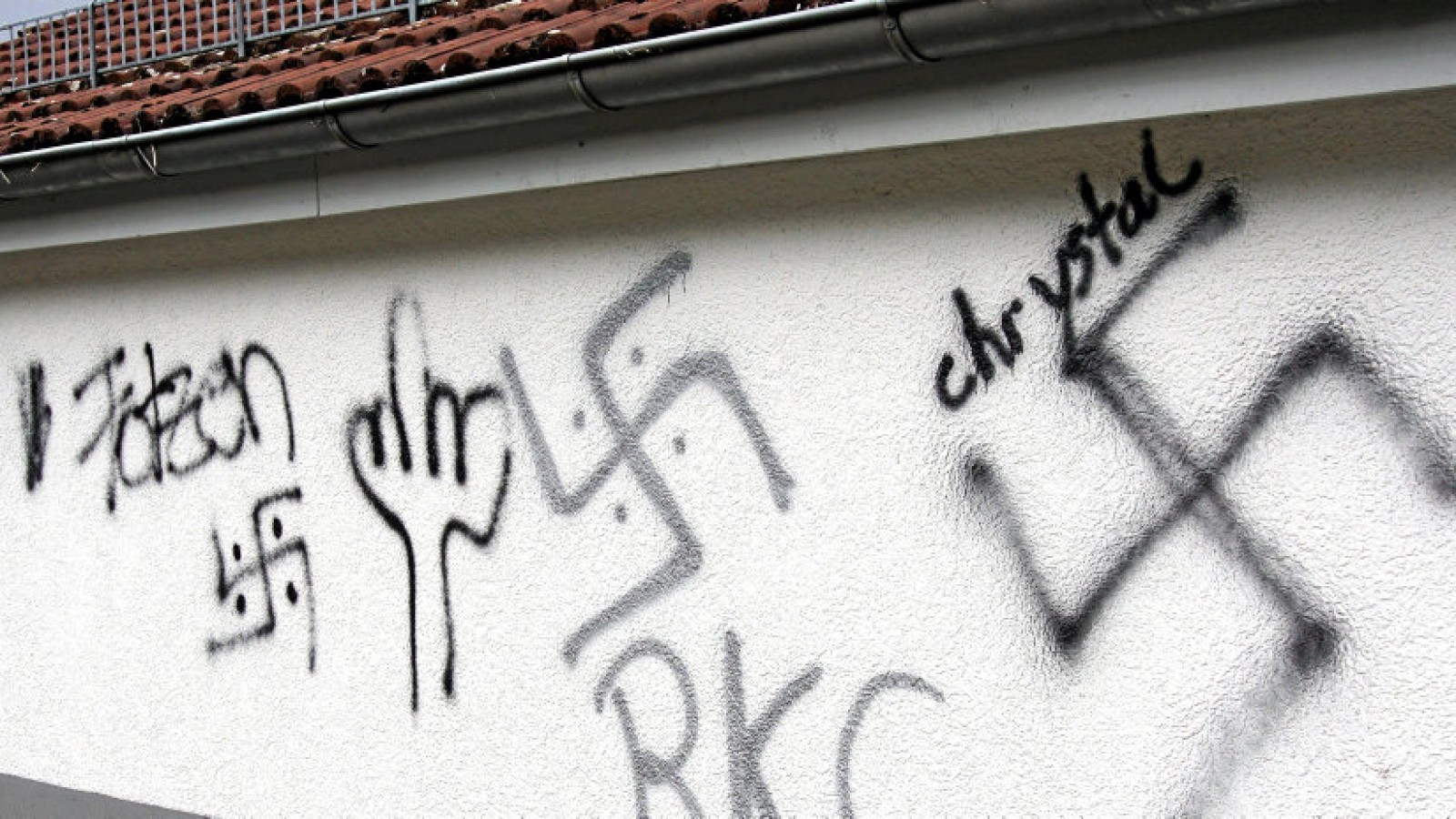 Nazi-Schmierereien in Greußen an mehreren Gebäuden