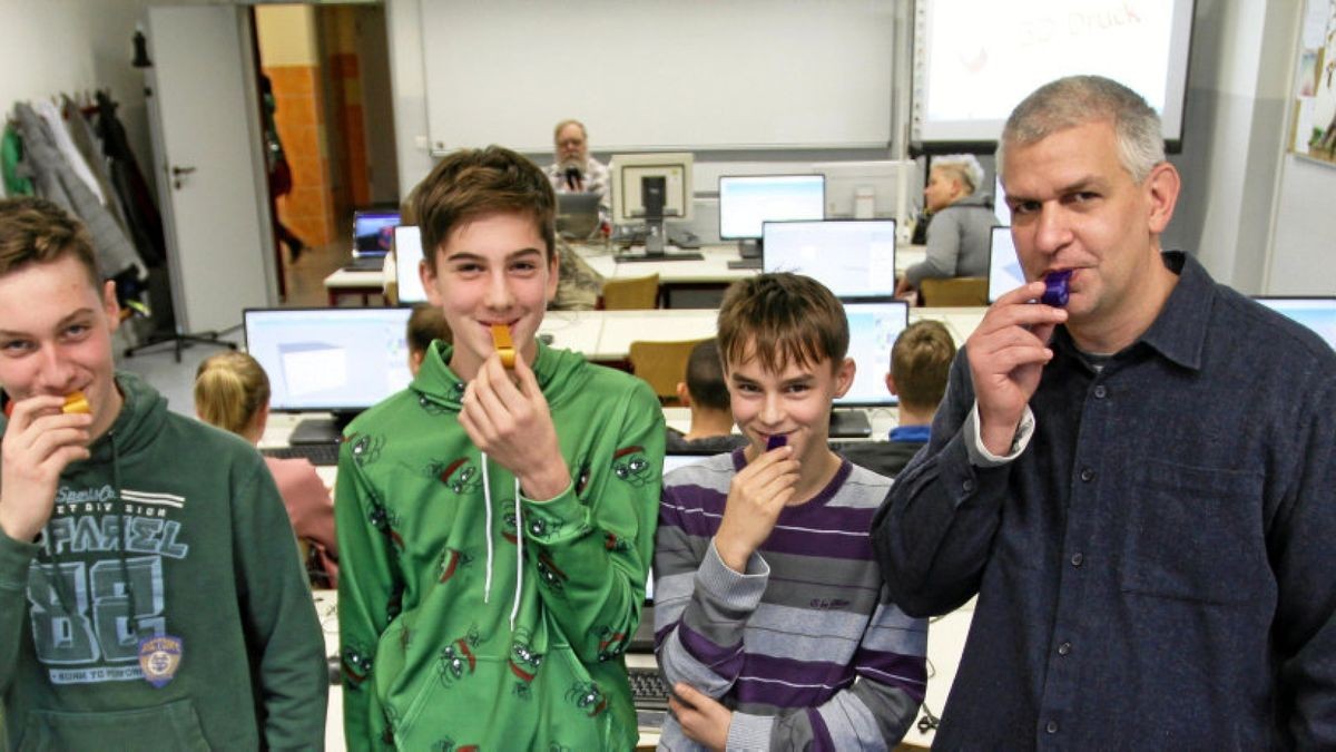 Arnstadt: Trillerpfeifen aus dem Drucker