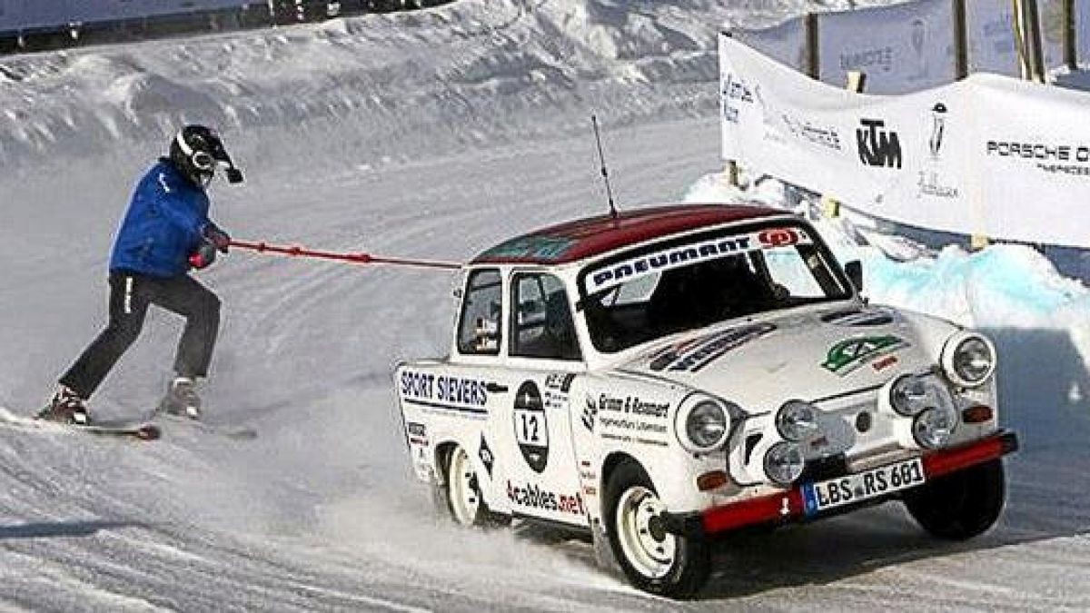 Bad Lobensteiner mit seiner Rennpappe schneller als ein Porsche Speedster