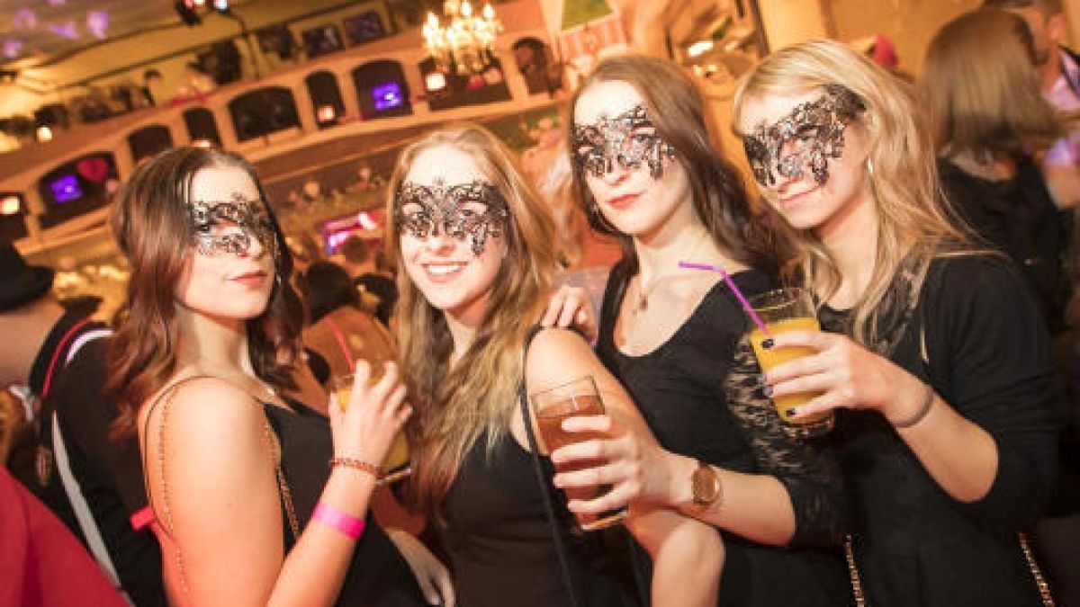 Tolle Stimmung beim Fasching in Bürgel mit der Band „Swagger“