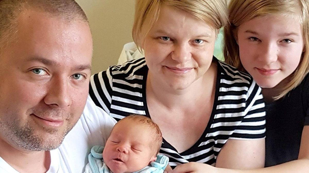 Baby Erik aus Jena: Kaum geboren und schon Mitglied beim FCC