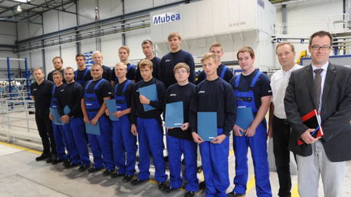 Zu Beginn des Ausbildungsjahres die Neuen der Belegschaft begrüßt