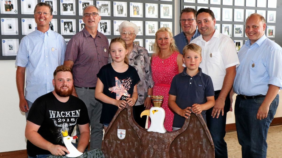 Holzener Schützen zeigen neue Königs-Galerie