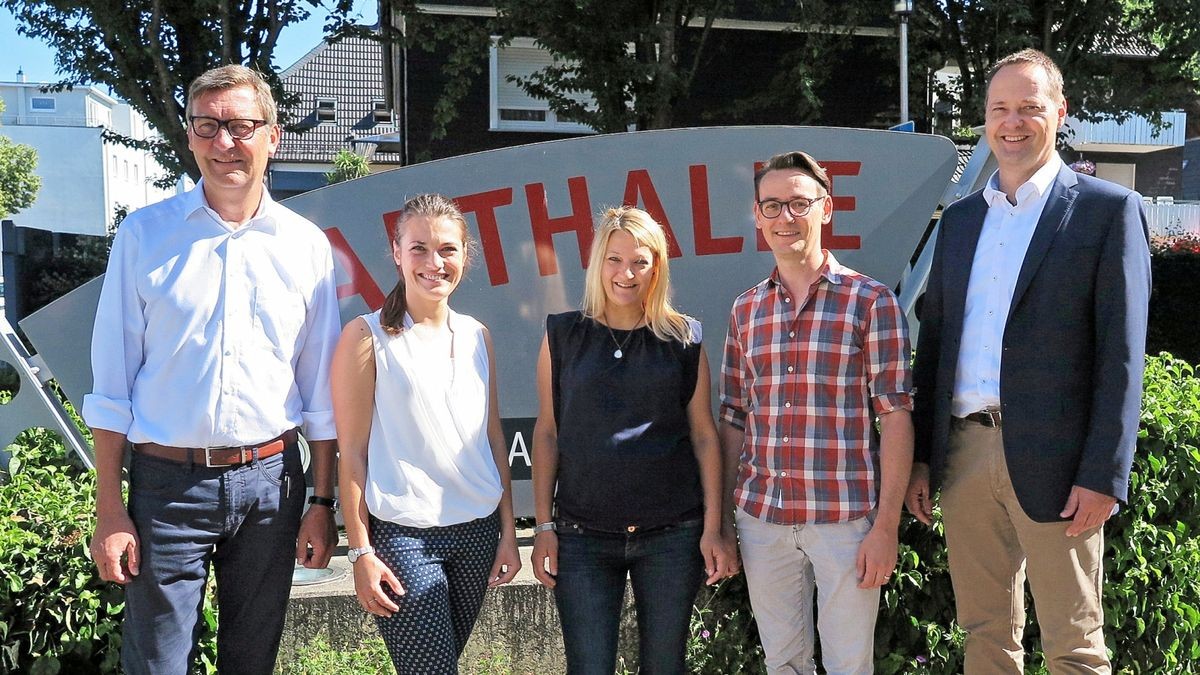 Neue Pächter für die Stadthalle Olpe begrüßt