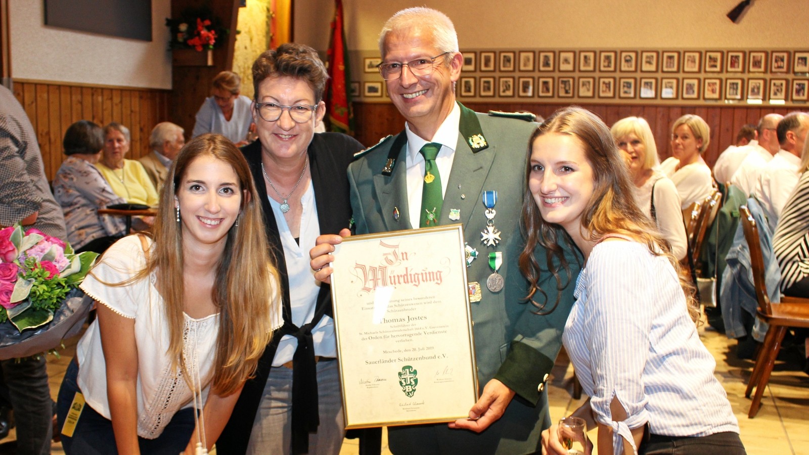 Orden für hervorragende Verdienste in Grevenstein verliehen