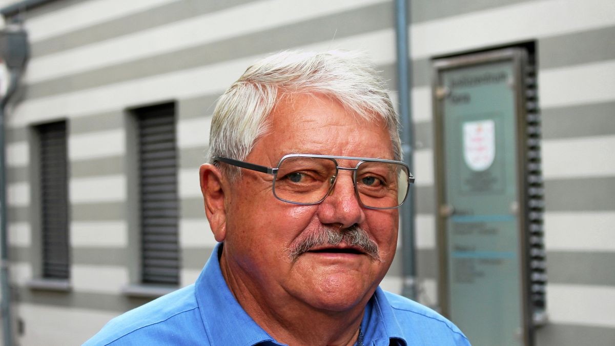 Plakate in Eisenberg für Ortsentlastung werden ein Fall fürs Gericht