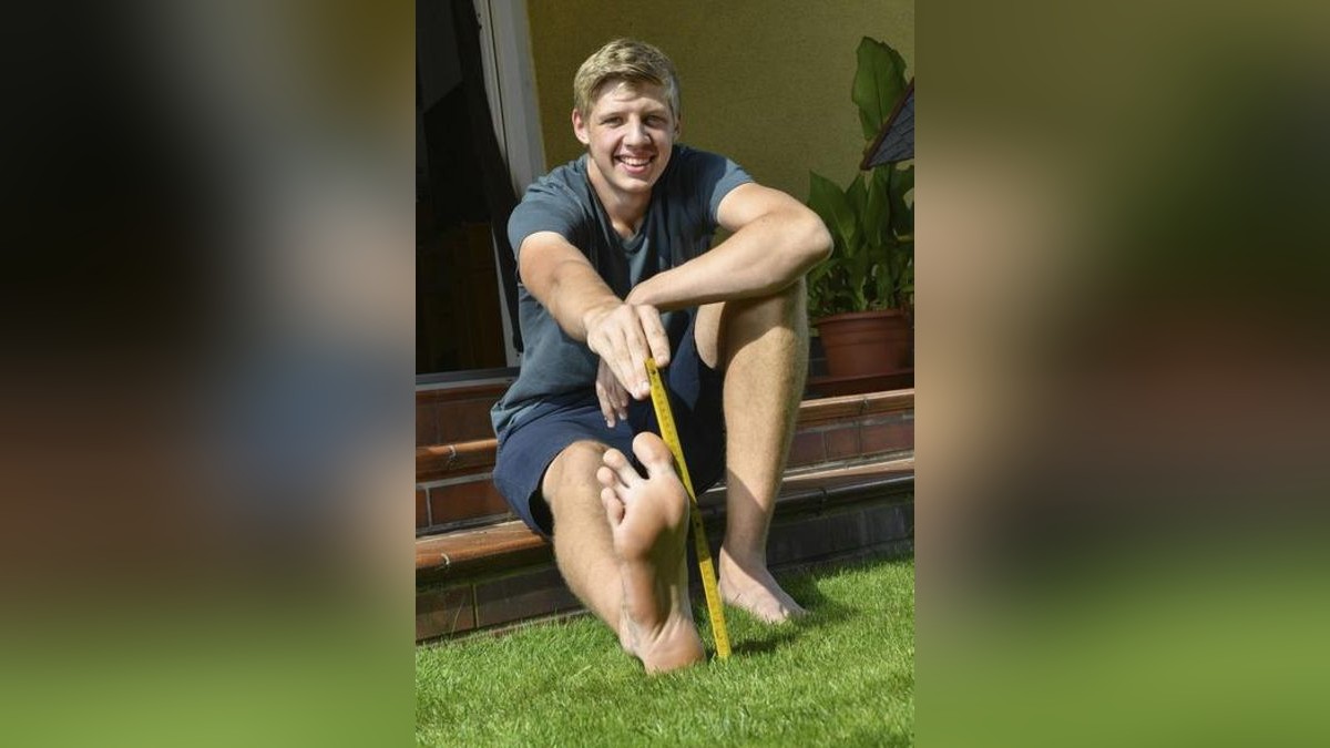 Guiness Buch der Rekord: Dieser Berliner hat die größten Füße der Welt