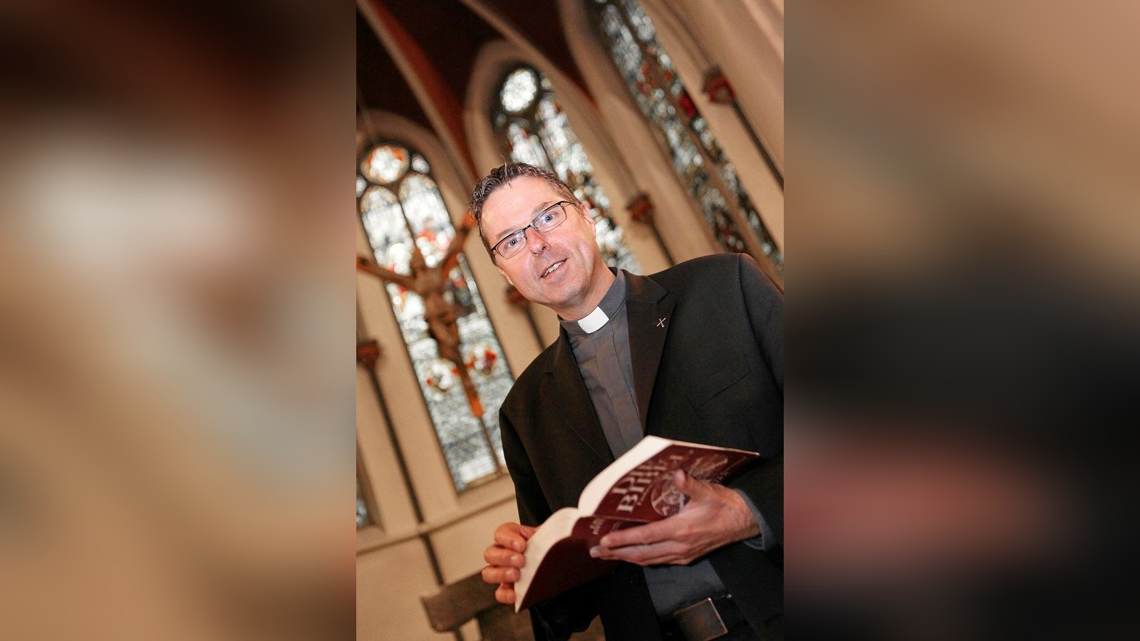 Jetzt predigt Ulrich Hennes in Neuss