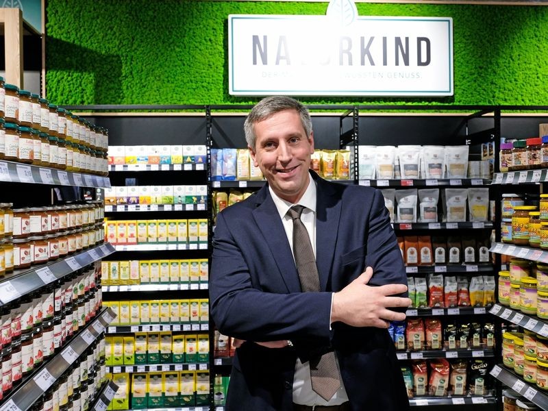 Edeka eröffnet ersten Biomarkt: Herzstück ist eine Milchtankstelle