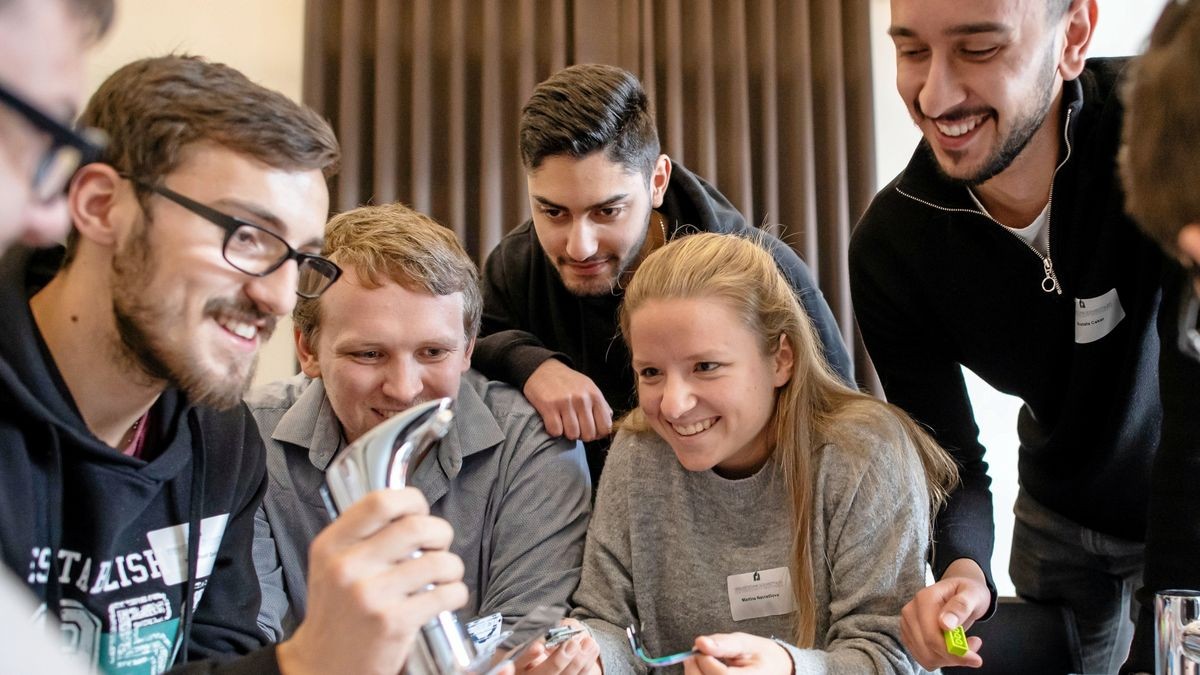 Studenten tüfteln beim Hackathon 24 Stunden lang