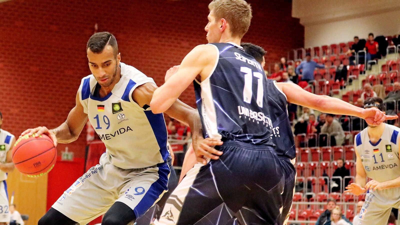 Rasheed Moore schockt Schalke 1,7 Sekunden vor dem Ende