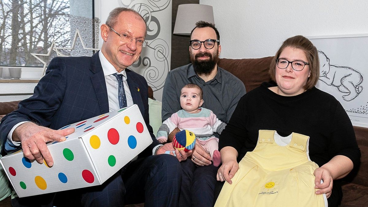 Gladbeck: Bürgermeister begrüßt kleine Neubürgerin