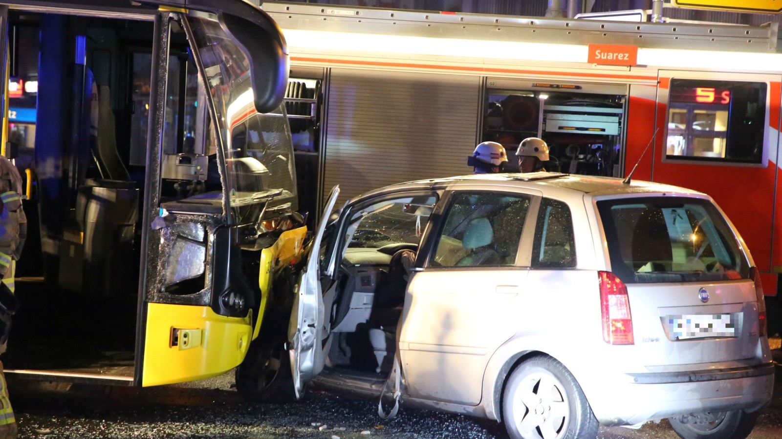 Charlottenburg: Unfall mit BVG-Bus - mehrere Verletzte