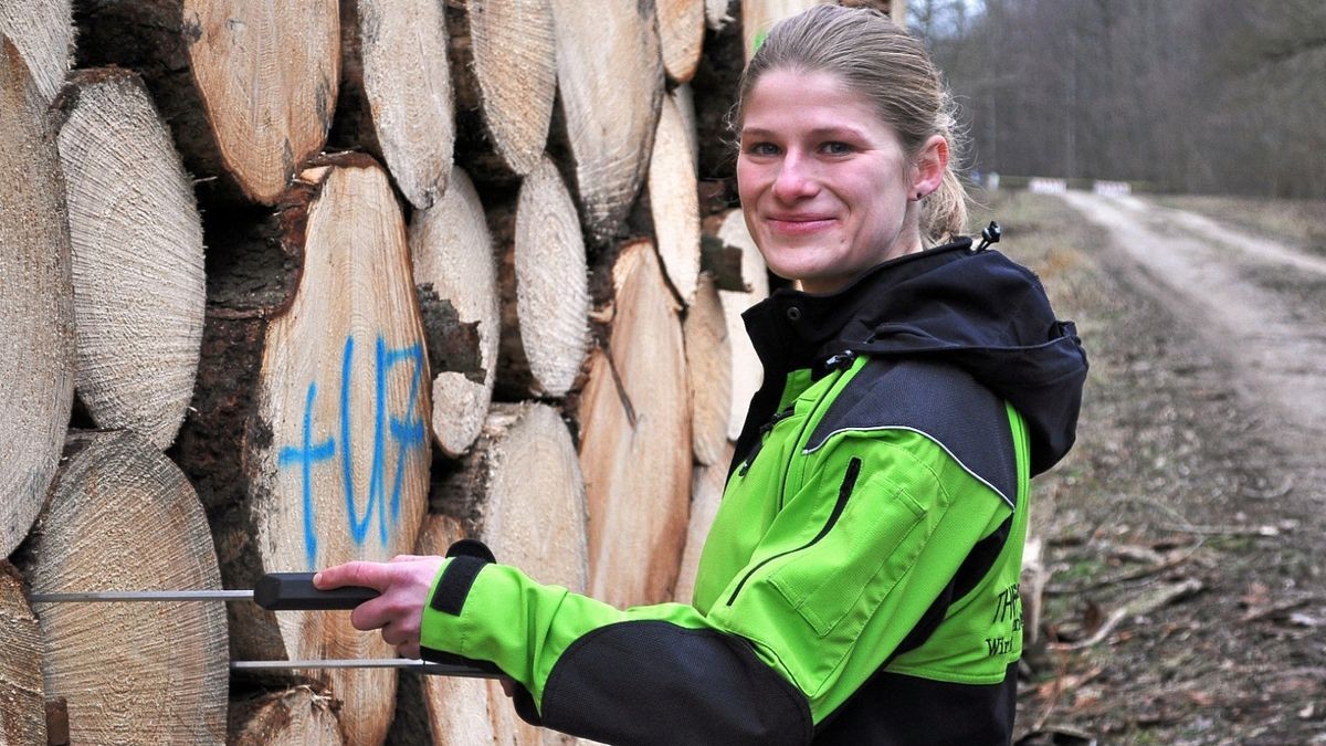 Neue Mitarbeiterin hilft dem Kranichfelder Förster