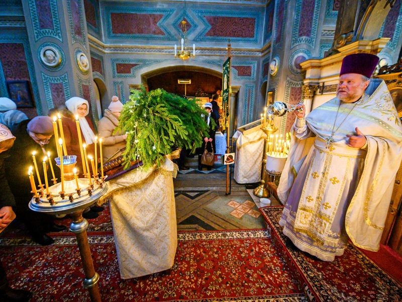 Russisch-orthodoxe Christen feiern Weihnachten