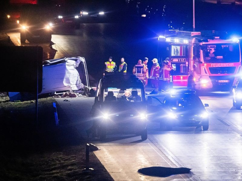 Autounfall mit zwei Schwerverletzten auf der A4 bei Erfurt