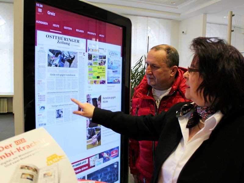 Elektronische Zeitung am Riesen-Tablet testen