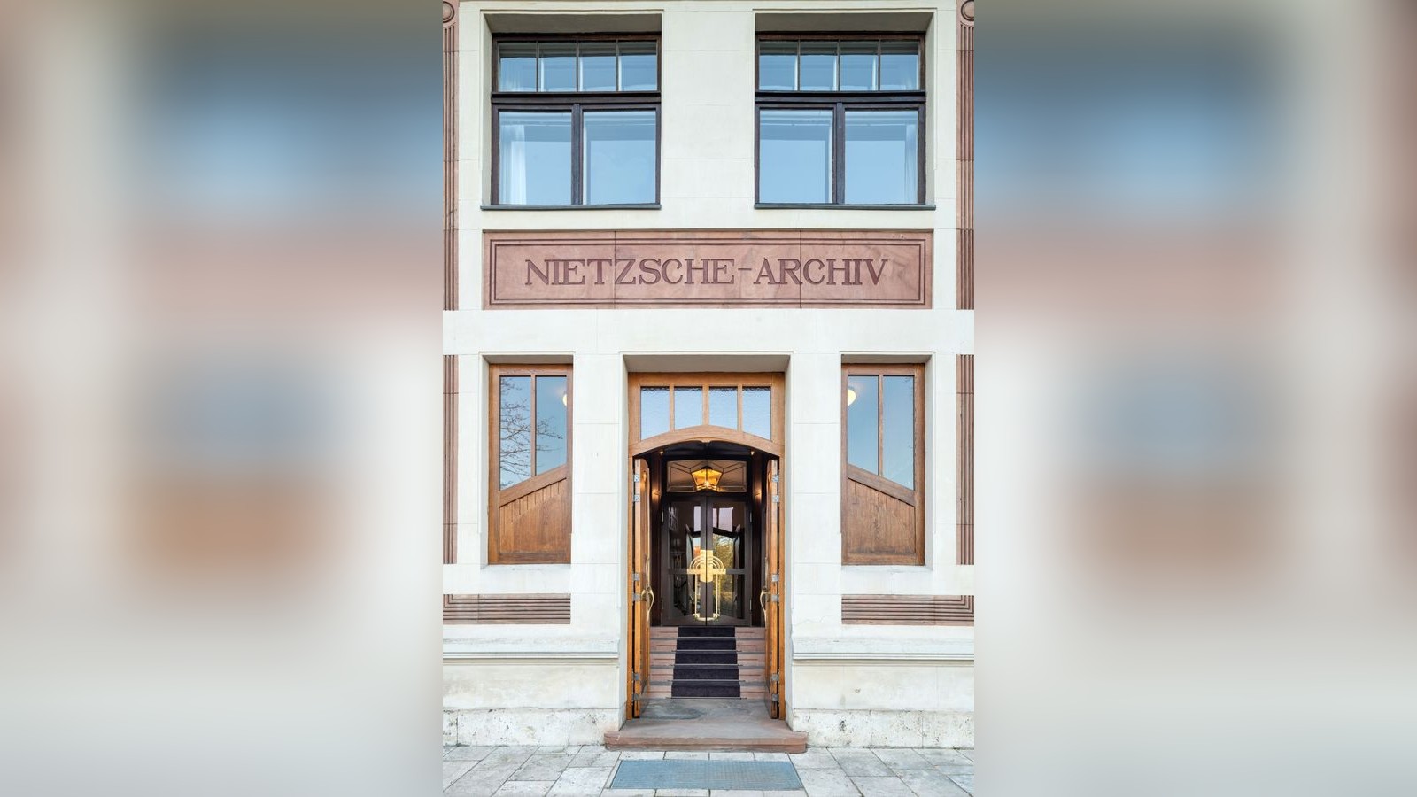 Blick in das Nietzsche-Archiv in Weimar