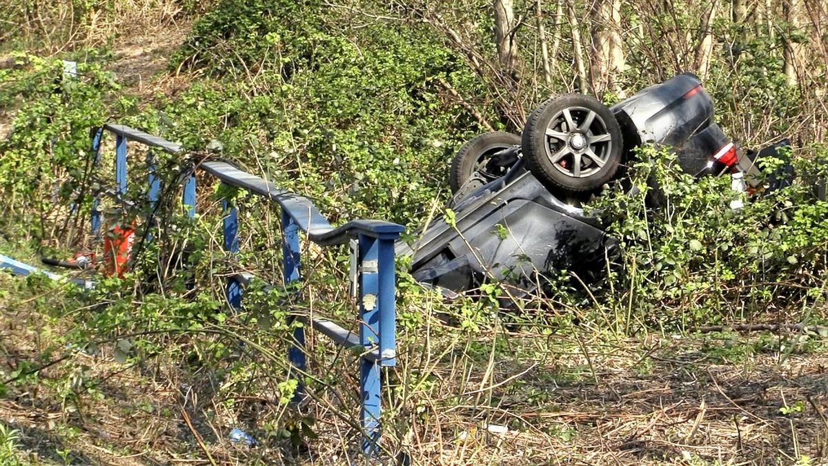 Unfall auf der A52 bei Gelsenkirchen: Fahrer schwer verletzt