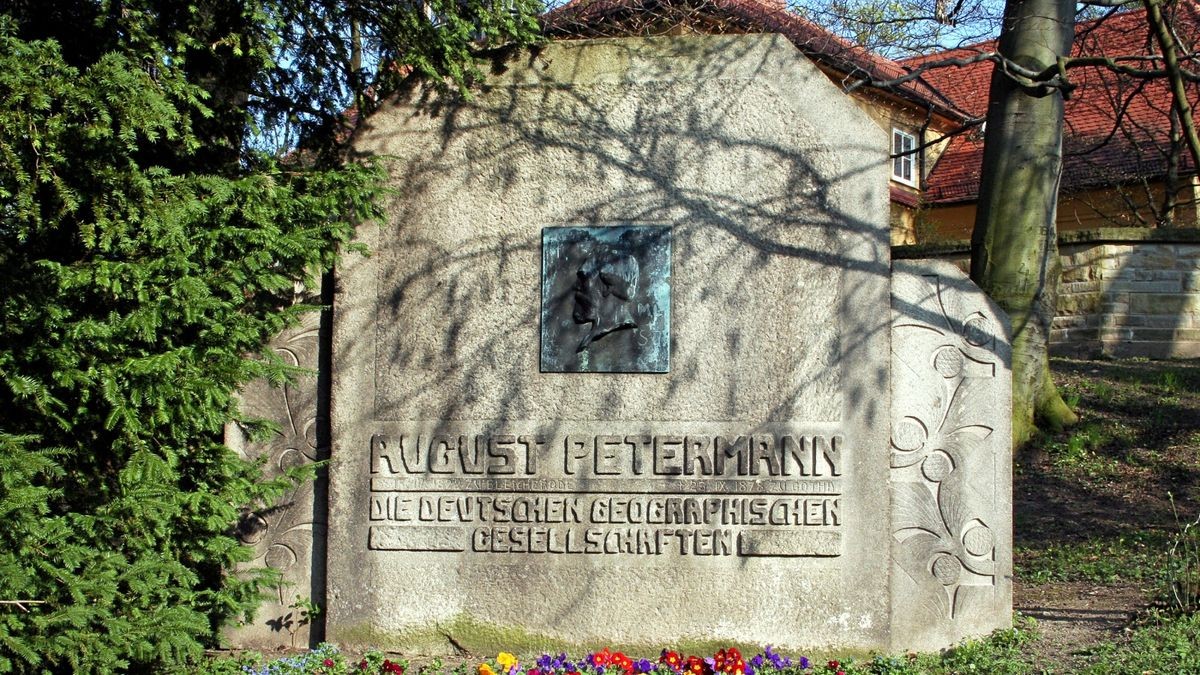 Mit zwei seiner Schöpfungen vertreten