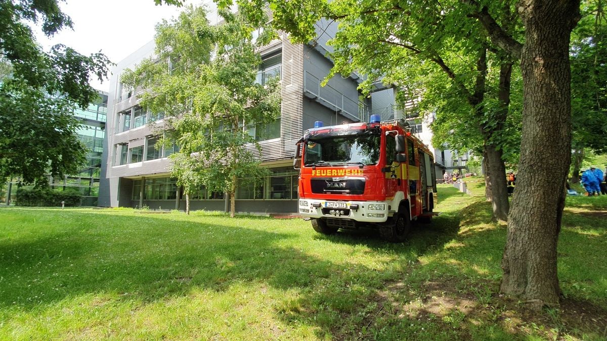 Drei Verletzte bei Gefahrstoff-Unfall: Großeinsatz in Jena