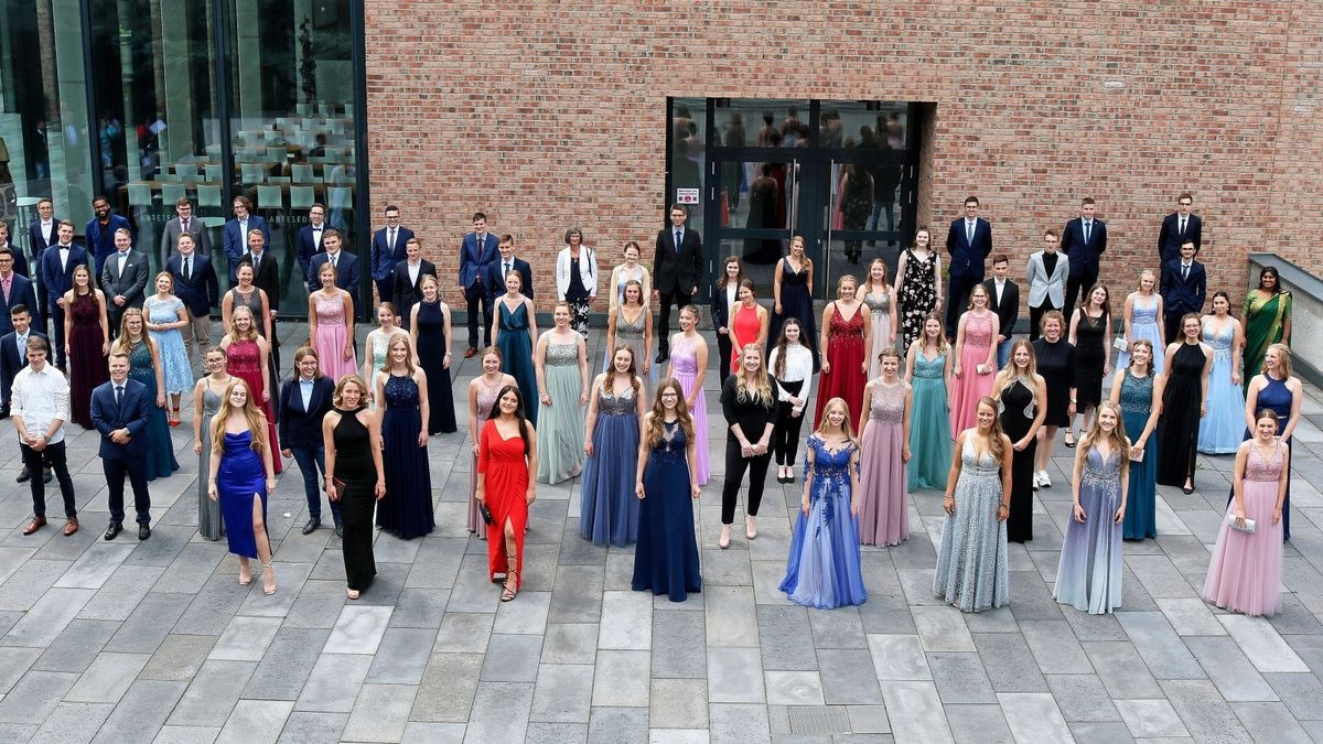 Das sind die Abiturienten am Benediktiner-Gymnasium Meschede